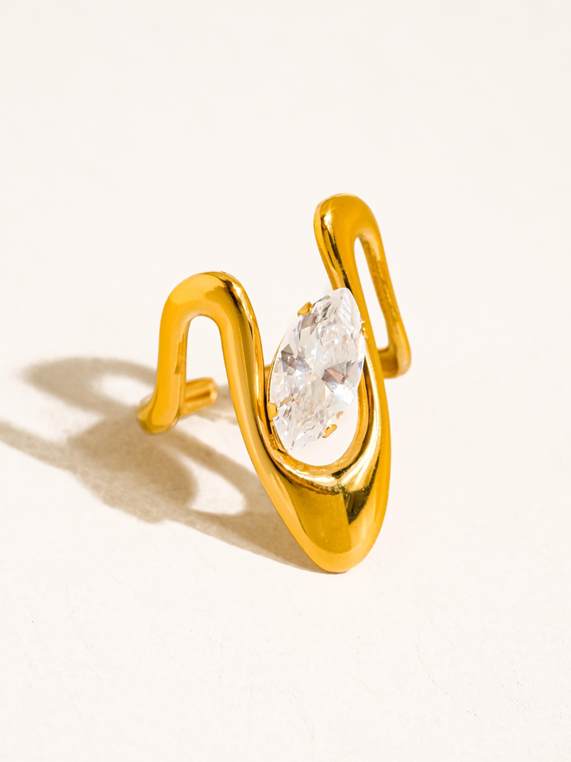 Truss Ring – Madollen Collective